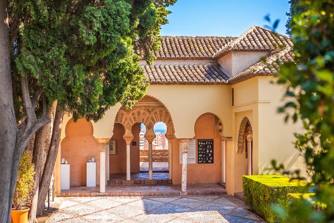 Malaga Walking Tour, Gibralfaro, Alcazaba & Catamaran Cruise - Highlights of the Walking Tour