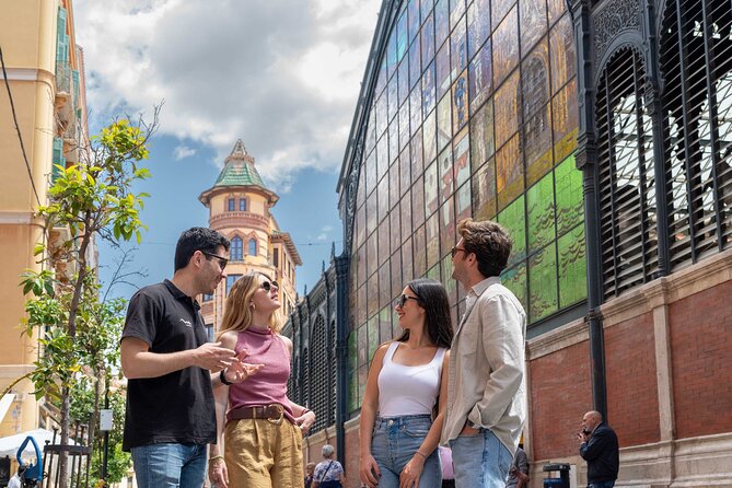 Malaga Walking Tour, Gibralfaro, Alcazaba & Catamaran Cruise - Navigating the Meeting and Pickup