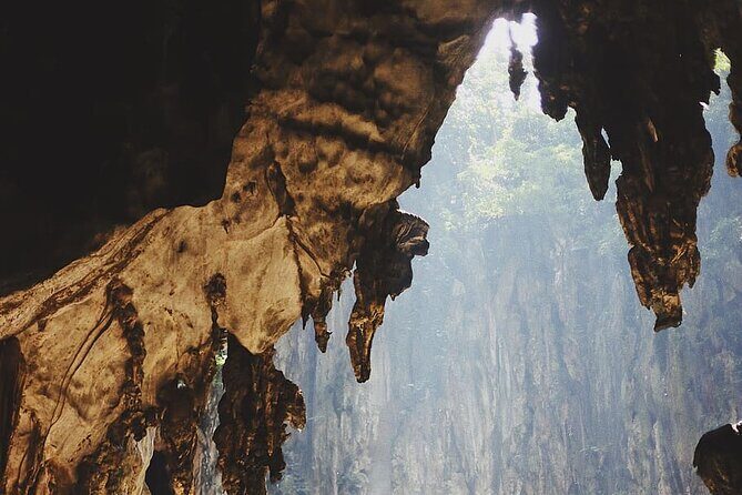 Malaysia Countryside and Batu Caves Tour from Kuala Lumpur - Royal Selangor Pewter: From Humble Beginnings to Global Fame