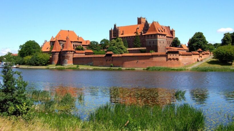 Malbork Castle Tour: 6-Hour Private Tour - Authentic Experience and Authenticity