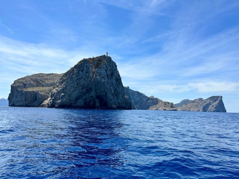 Mallorca: Alcudia private boat trip - A Scenic Voyage on a Traditional Mallorcan Llaüt