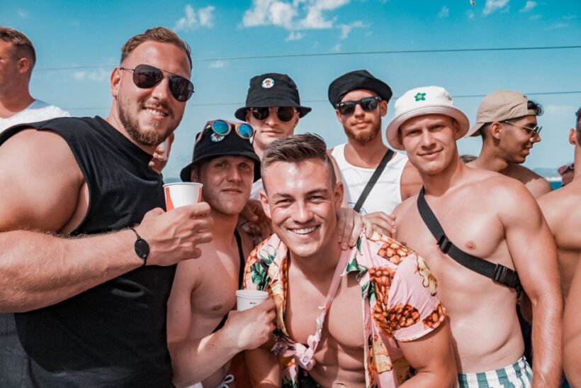 Mallorca: Boat Party with DJ, Buffet and Entertainment - FAQ