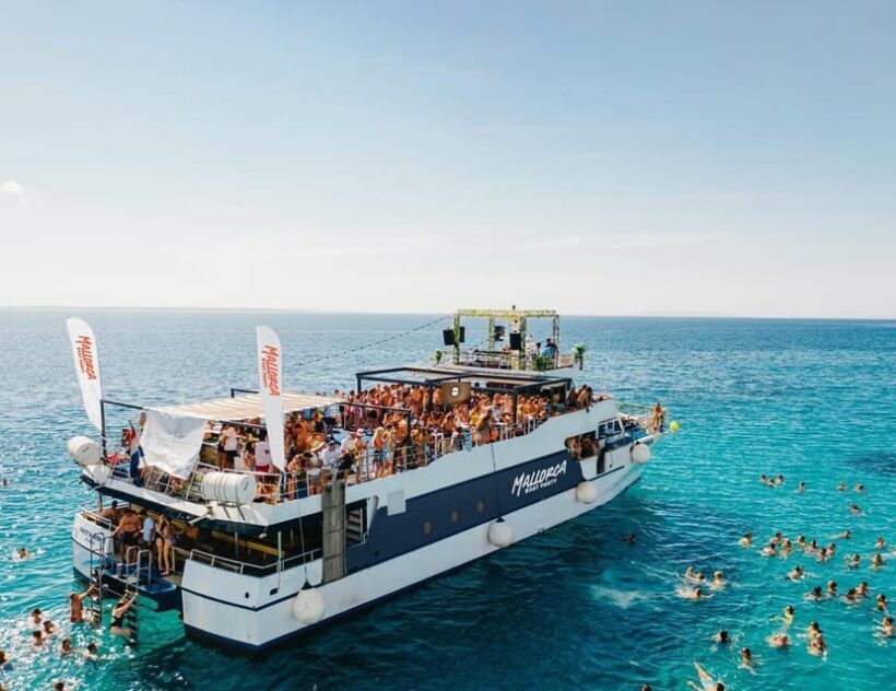 Mallorca: Boat Party with Live DJs, Lunch, & Nightclub Entry - Key Points