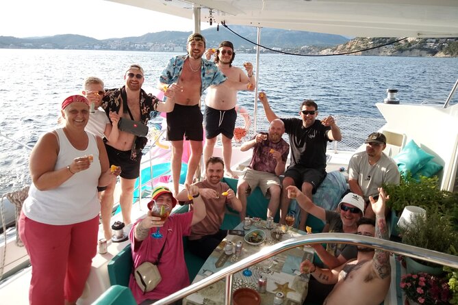 Mallorca Catamaran Small Group Cruise with Tapas 4-hours - FAQ