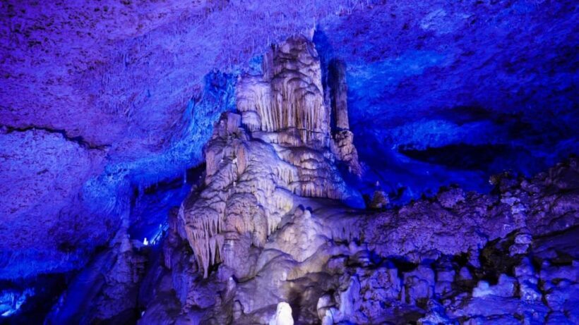 Mallorca: Drach Caves, Lake Martel, & Pearl Factory Day Trip - Exploring the Mallorca Drach Caves