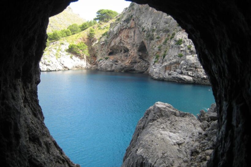 Mallorca: Island Tour with Boat, Train, and Hotel Transfer - A detailed look at this Mallorca adventure