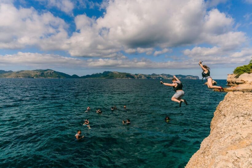 Mallorca: Kayaking, Sea Cave, Cliff Jumping & Snorkel Tour - Practical Tips and Considerations