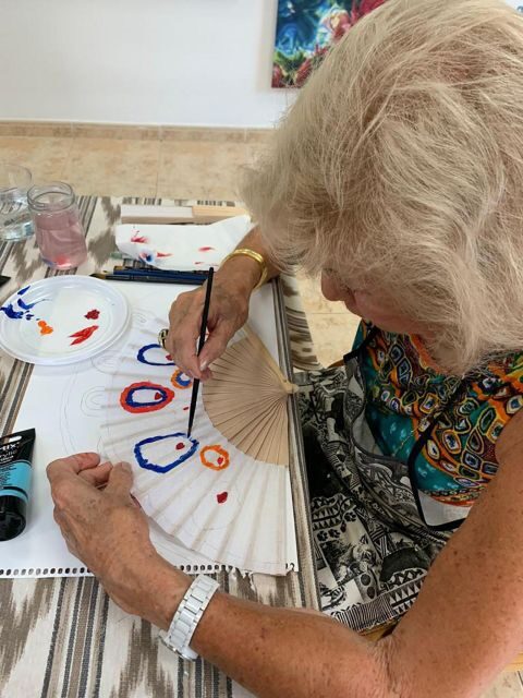 Mallorca/Porto Cristo: Design your own Spanish hand fan - A Closer Look at the Experience