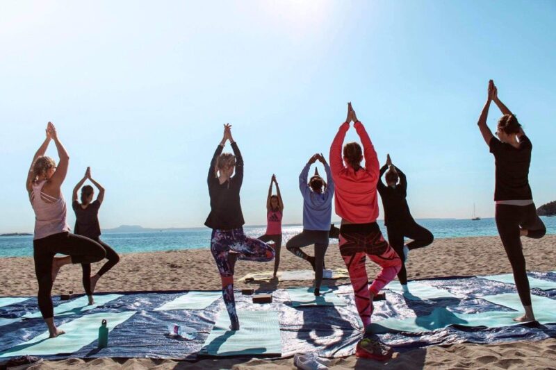 Mallorca: Yoga and Brunch on Palmanova Beach - Meeting Logistics and Practical Details