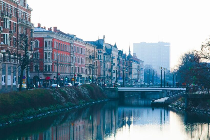 Malmö: Express Walk with a Local in 60 minutes - An Introduction to Malmö in a Nutshell