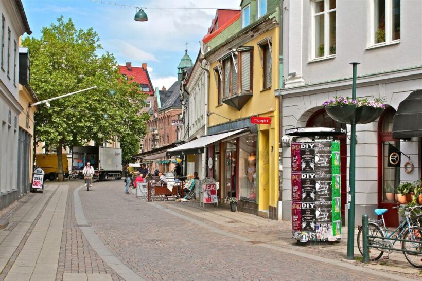 Malmö: Express Walk with a Local in 60 minutes - Detailed Breakdown of the Itinerary