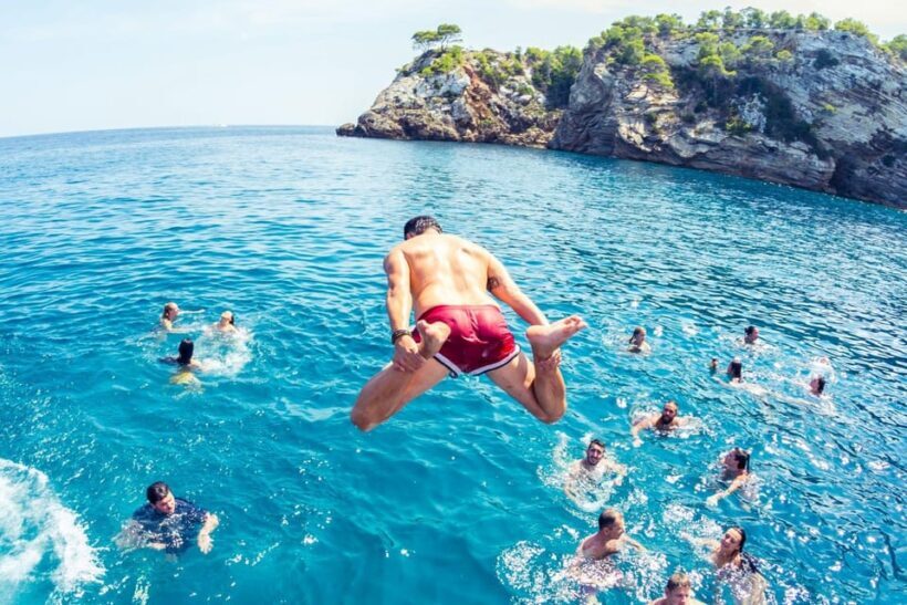 Malta: Boat Party + Watersport+ Comino+ OpenBar ALL INCLUDED - The Experience: A Deep Dive into Malta’s Boat Party