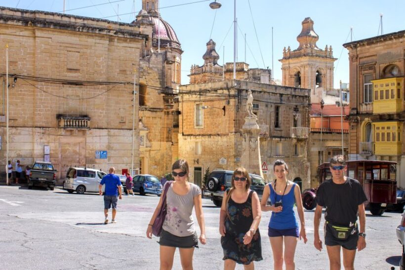 Malta: Vintage Bus Ride through the Three Cities - The Commentary and Guided Insights