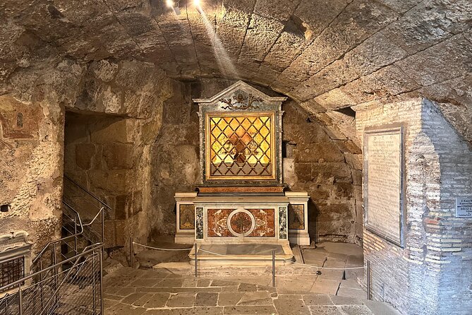 Mamertine Prison and Catacombs Small Group Tour With Driver - Tour Overview