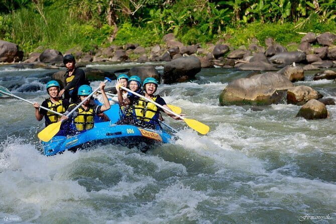 Manado Timbukar white water rafting includes pick up and drop off and lunch - Key Points