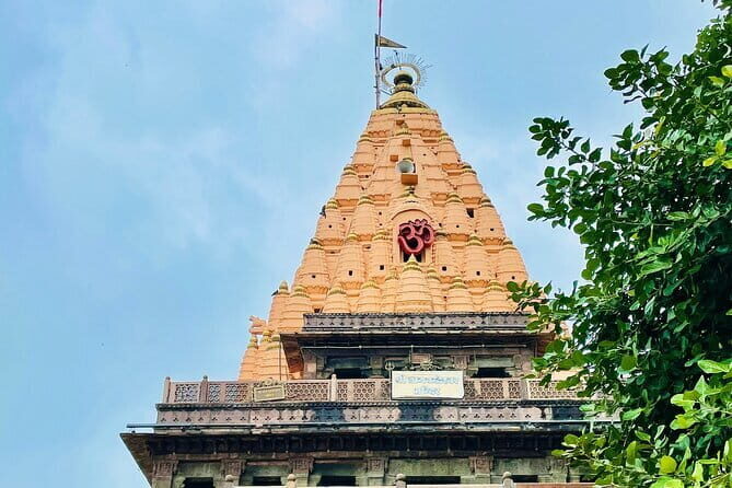 Mandu & Maheshwar Day Tour from Indore with Guide & Entrances - FAQ