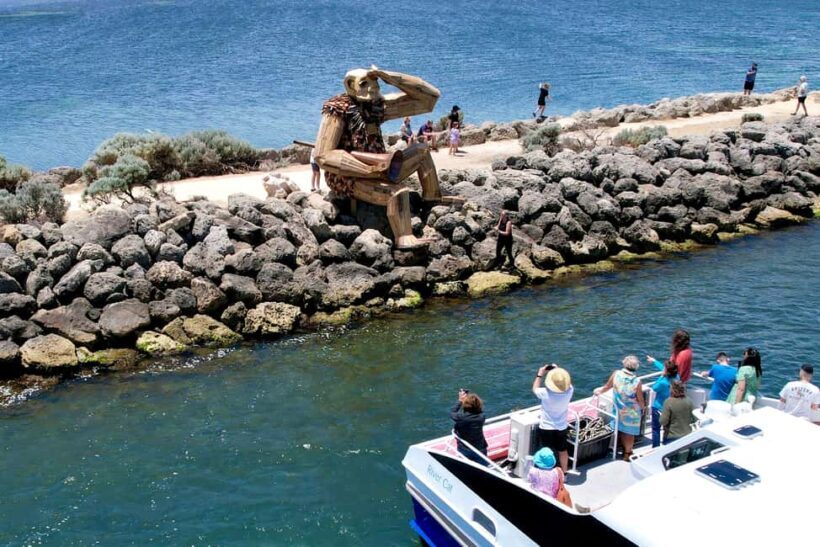 Mandurah: Dolphin & Giant Sightseeing Cruise - Key Points