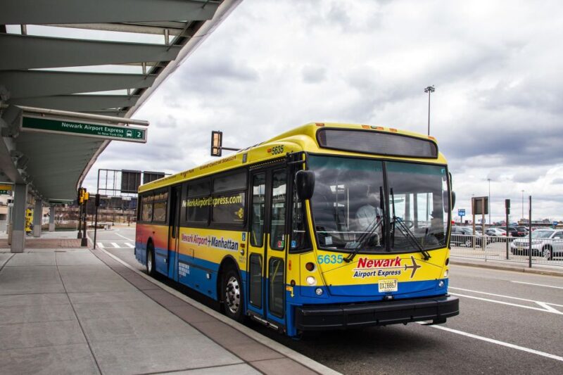 Manhattan: Bus Transfer from/to Newark Airport - Who Should Consider This Service?