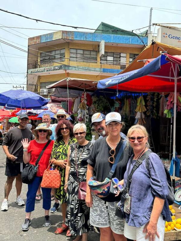 Manila Chinatown Hidden Gems with Venus - Wandering Ongpin Street: Markets and Shopfronts