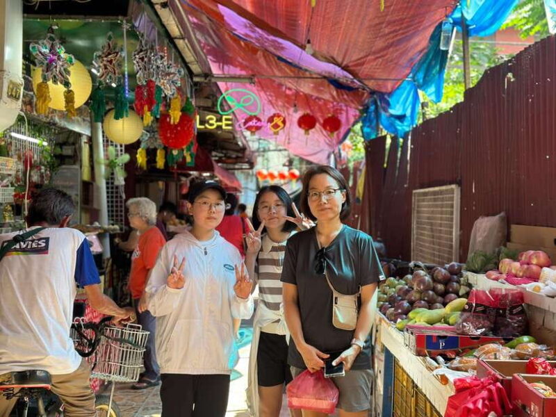 Manila Chinatown Hidden Gems with Venus - Group Size and Guide Expertise