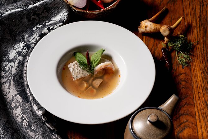 Manohra Cruise Luxury Dining - Service and Atmosphere: What Sets It Apart