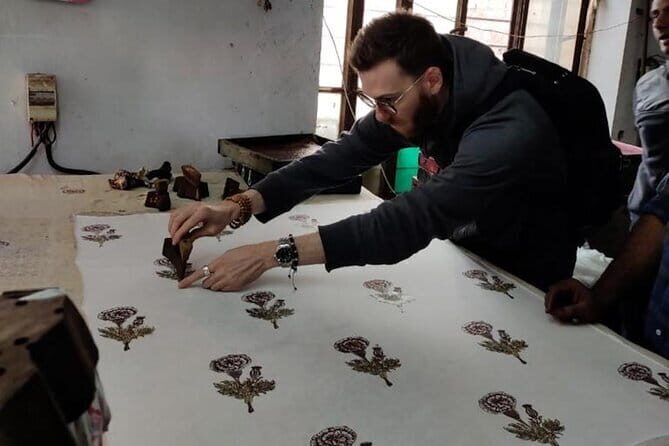 Manpura Looms: Weaves, Walks, Wonders - FAQs