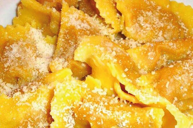 Mantova Walking Tour With Audio and Written Guide by a Local - Highlights of the Mantova Walking Tour