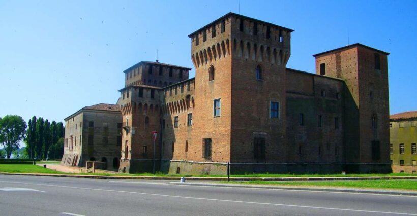 Mantua: Town Highlights and Monuments Walking Tour - Key Points