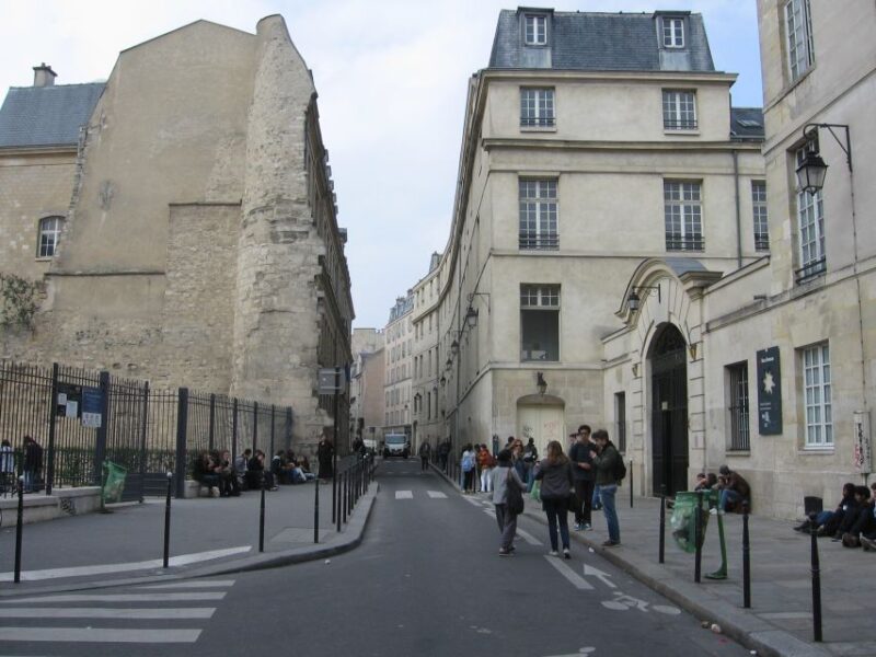 Marais Walking Tour: Lifestyle in Paris - Boutique Shopping and Fashion Insights