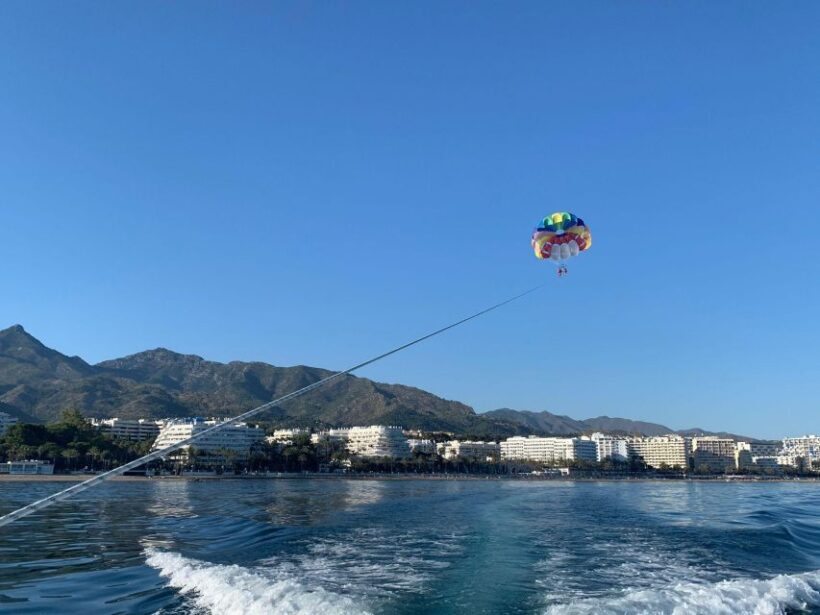 Marbella from the heights: Parasailing - Key Points