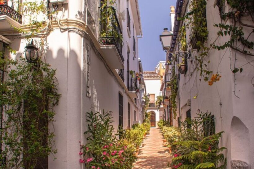 Marbella: Private Customizable Walking Tour with Guide - Key Points