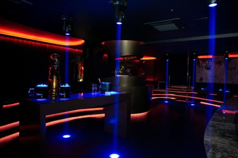 Marbella: Puerto Banus Night Life Walking Tour - Analyzing the Value