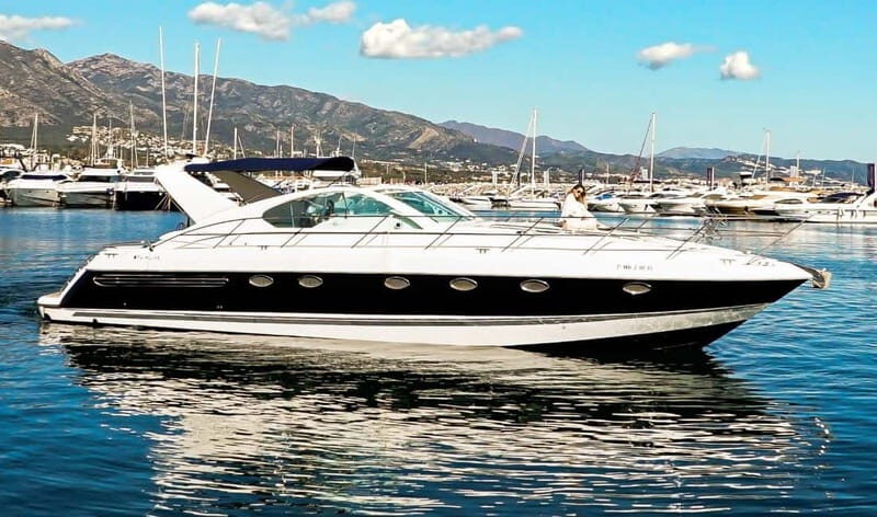Marbella: shared cruise 2-4 hours on luxury yacht Targa 37 or Targa 48 - Why Choose a Shared Yacht Tour in Marbella?