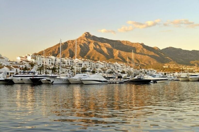 Marbella : Walking Custom Tour with a Local Guide - The Ideal Introduction to Marbella