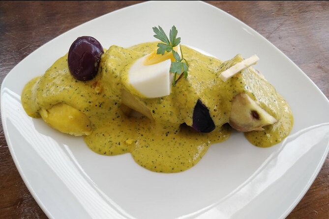 Market Tour, Tasting of 35 Fruits, and 4-Course Peruvian Cooking Class in Lima - Exploring the Local Market