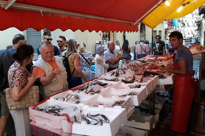 Markets and Monuments: Walking Tour and Street Food in Palermo - Iconic Landmarks Along the Route