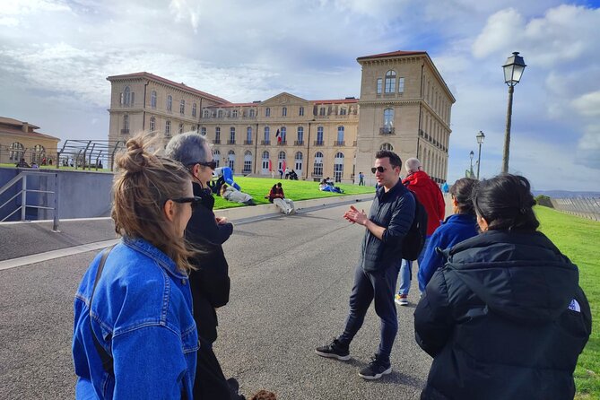 Marseille Guided Tour for 2.5 Hours With a Bilingual Local Guide - Key Points