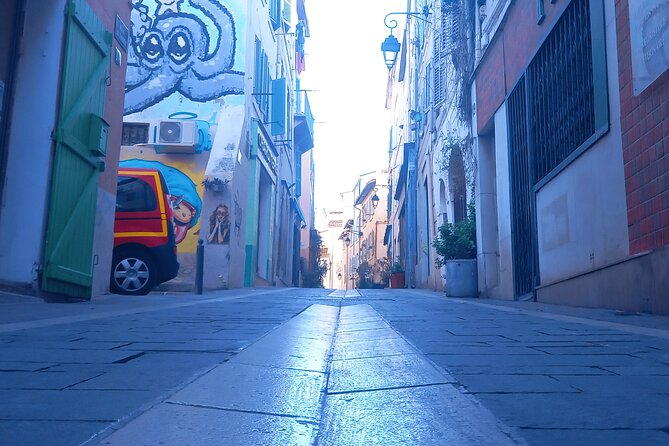 Marseille Guided Tour for 2.5 Hours With a Bilingual Local Guide - Guide Information