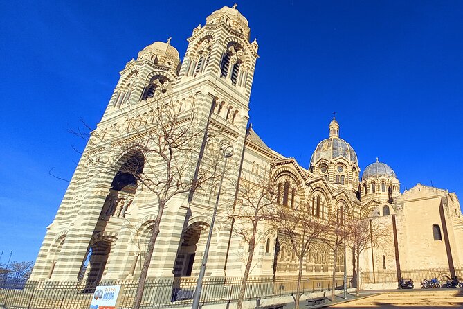 Marseille Guided Tour for 4 Hours With a Bilingual Local Guide - Expected Physical Activity