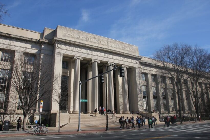 Massachusetts Institute of Technology Public Tour - Guides and the Human Touch