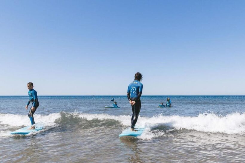 Matosinhos: Best surf Lesson with all equipment - FAQ