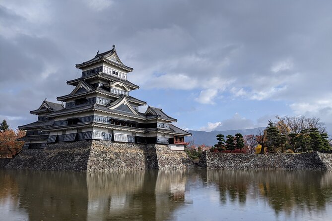 Matsumoto Castle Tour & Samurai Experience - Accessibility and Group Size