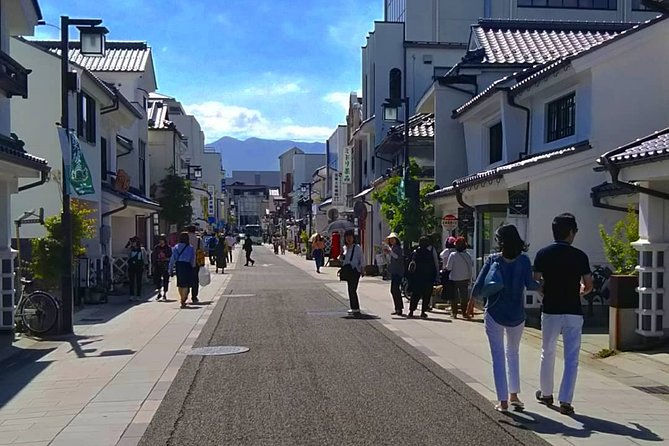 Matsumoto Discovery - Half Day Walking Tour - Knowledgeable and Personalized Guiding
