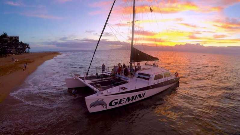 Maui: 2 Hour Sunset Dinner Sail with Open Bar and Appetizers - An Authentic Maui Sunset Experience