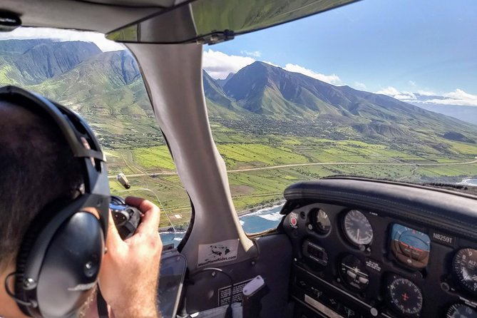 Maui Circle Island-PRIVATE-Air Tour for 2-5: Waterfalls & Lava! - FAQ