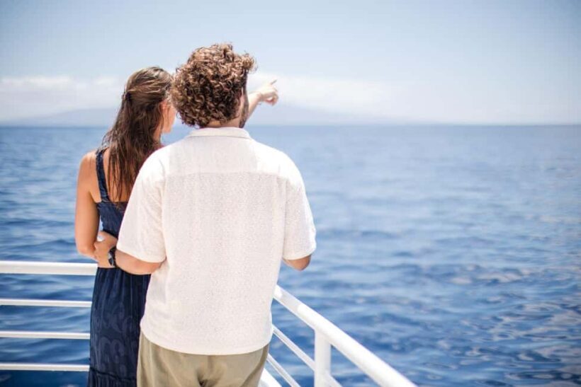 Maui: Deluxe Molokini Snorkel with Breakfast & Lunch - Key Points