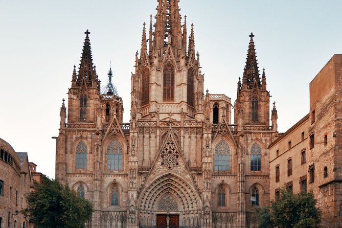Max 6 People Full-Day Tour Barcelona, Sagrada Familia, Parc Guell - Group and Accessibility