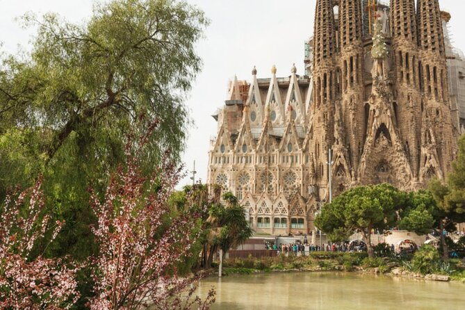 Max 6 People Full-Day Tour Barcelona, Sagrada Familia, Parc Guell - Frequently Asked Questions