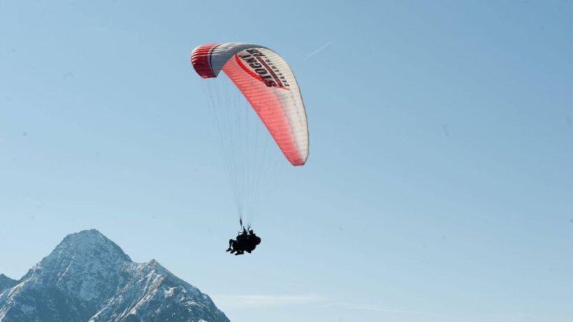 Mayrhofen: Paragliding Flight Experience Over Mountains - An In-Depth Look at the Paragliding Experience in Mayrhofen