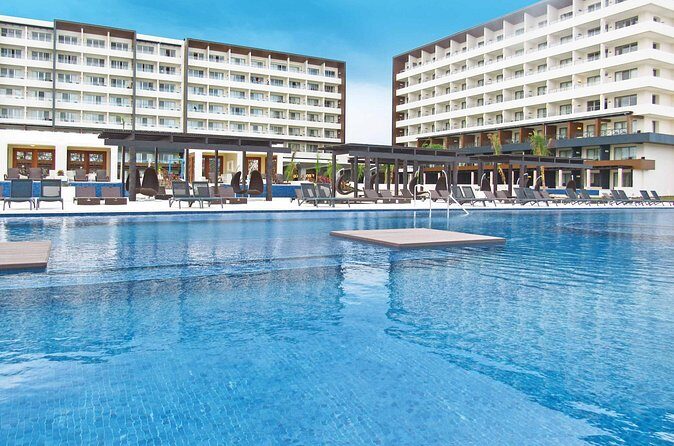 MBJ Airport Taxi to Royalton Blue Waters - Frequently Asked Questions